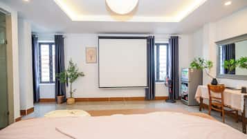 Superior Double Room | Roupa hipoalergénica, secretária, cortinas/cortinados opacos