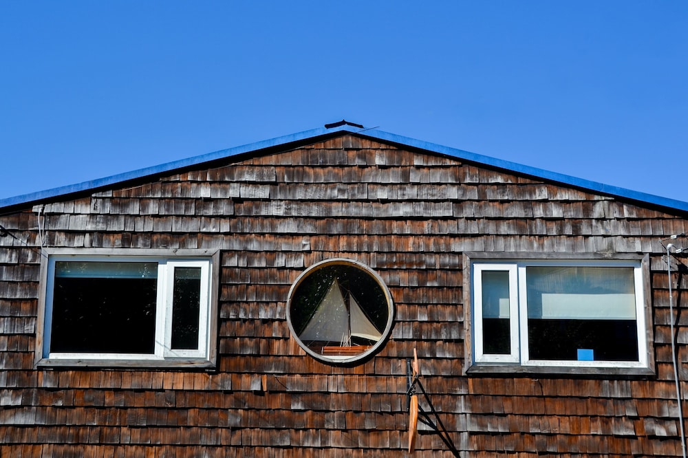 Palafito Entre Mar Y Tierra - Castro, Chile