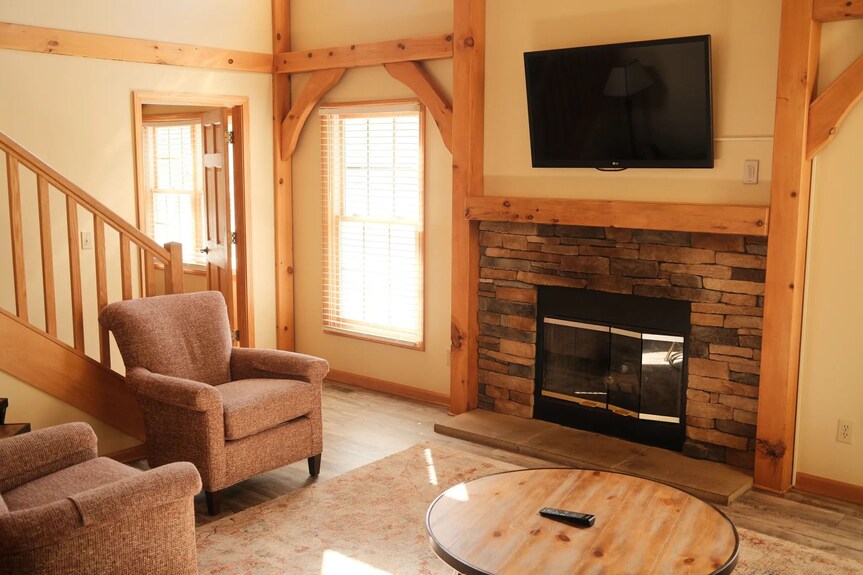3br Lake Cottage | Lake View | No Hidden Fees - Burnsville, WV