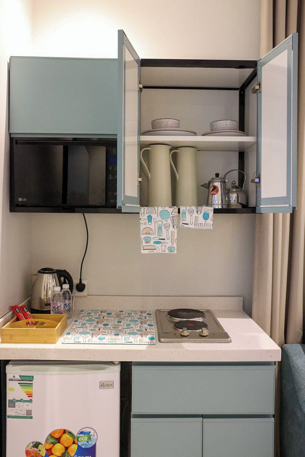 Apartamento, 1 quarto | Cozinha privada | Minifrigorífico, um micro-ondas, uma placa de cozinha 