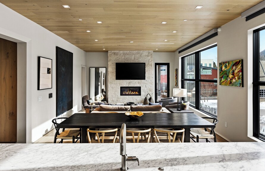 Downtown Jackson Retreat / Hot Tub & Scenic Views - Jackson Hole, WY