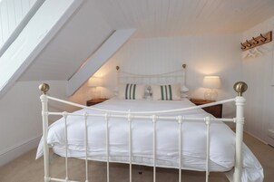 4 quartos, individualmente decorados, individualmente mobiliados