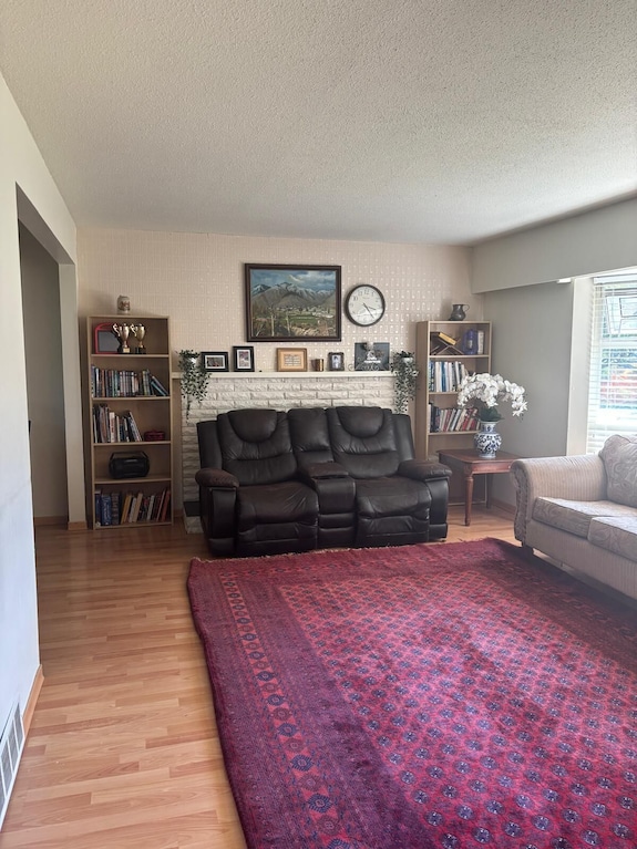 Charming Home In Quiet, Convenient Neighbourhood-4 Br 2 Bath House - 리치먼드