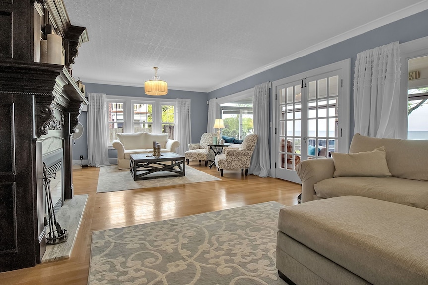 Spacious 9-bedroom House In Marvelous Angola On The Lake With Ac - Evangola State Park, Irving