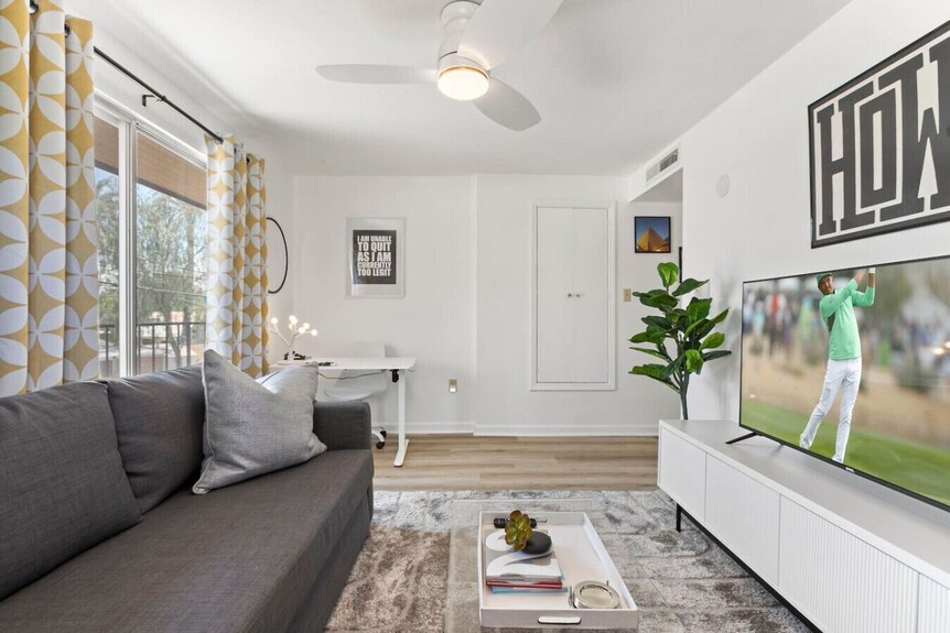 Downtown Apt W/ King Bed-1 Block To Mill Ave/asu - Tempe, AZ