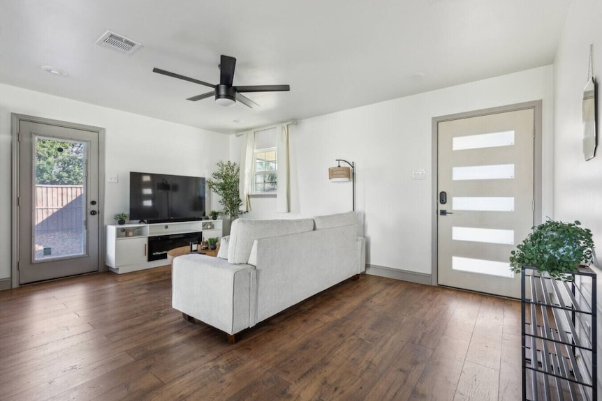 Halfway To Arlington & Dallas - Grapevine, TX