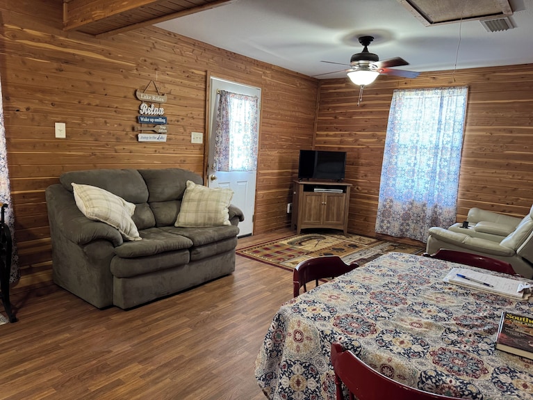 Lakefront Country Cabin Near Lucedale \N, Ms - Mississippi