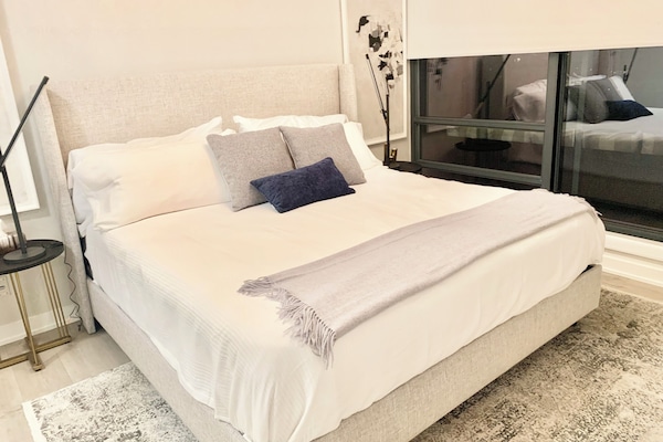 Quarto Twin Deluxe | Secretária, ferro/tábua de engomar, Wi-fi grátis