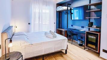 Quarto Duplo Júnior | Cofre com capacidade para portátil, secretária, ferro/tábua de engomar