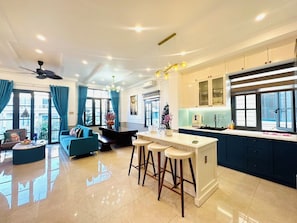 Villa Deluxe, 3 quartos, varanda, vista para o jardim | Interior