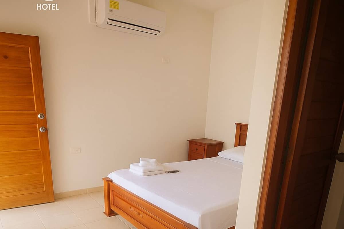 Quarto Clássico com Cama de Casal | Cortinas/cortinados opacos, quartos insonorizados