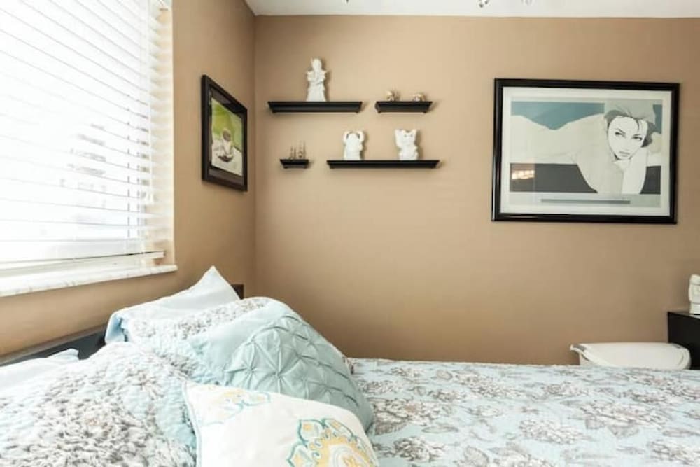 Sun & Fun! Pool & Darts! Minutes to the Beach! - Pompano Beach | Vrbo