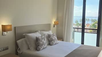 Apartamento Comfort, 2 quartos, vista para o mar | Ferro/tábua de engomar, Wi-fi grátis