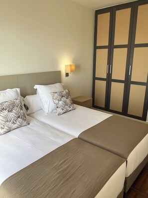 Apartamento Comfort, 2 quartos, vista para o mar | Quartos insonorizados, ferro/tábua de engomar, Wi-fi grátis 