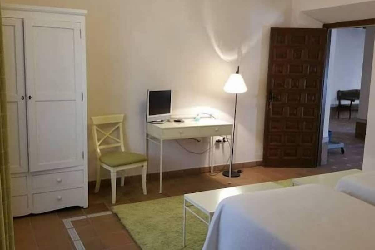 Quarto Duplo ou Twin Comfort | Secretária