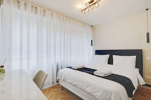 Apartamento | 1 quarto, espaço de trabalho para notebook