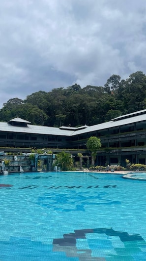 Piscina externa sazonal
