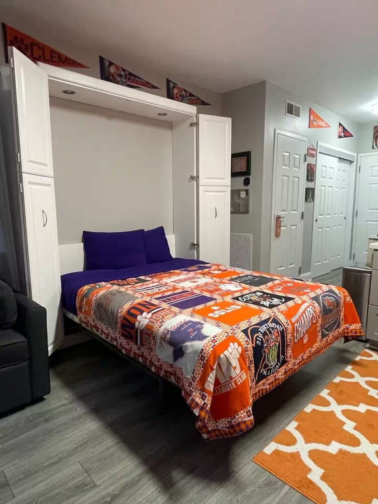 Tiger Den Studio Condo in Clemson - 5 Minute Walk from Football Stadium ...
