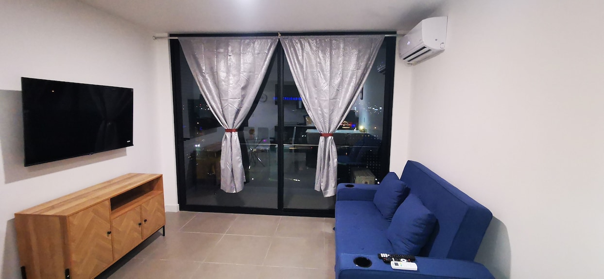 Luxury Apartment Full Equip. In San Jose With Balcony City Views & Top Amenities - San José