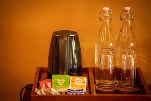 Suite Júnior | Cofre no quarto, secretária