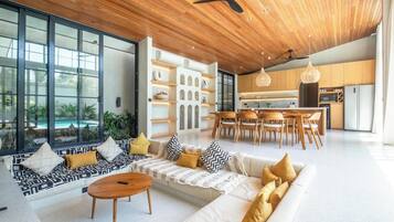 Villa (5 Bedrooms) | Exterior