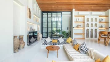 Villa (5 Bedrooms) | Exterior