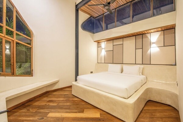 Opulent 1-br Loft With Art Deco Shared Pool - Canggu