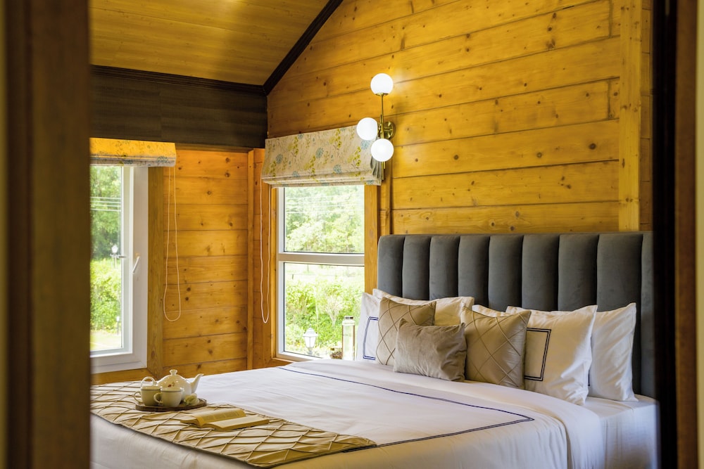 Esh Cottage Moss - Punjab