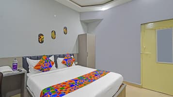 Quarto Deluxe | Lençóis de algodão egípcio, roupa de alta qualidade, cofre no quarto