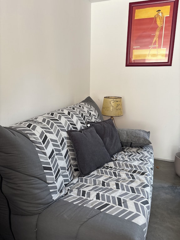 Rez De Chaussée De Maison à 50 M De La Garrigue ,18 Km De Nîmes ,30 Km De La Mer - Calvisson