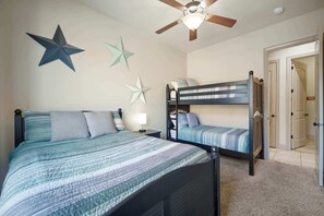 Apartamento em Condomínio Fechado, várias camas, varanda, vista para a montanha (Western Front) | Com decoração personalizada, com mobília individualizada 