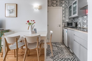 Apartment - Split Level | Cozinha privada | Geladeira, micro-ondas, torradeira