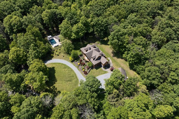Luxury Private Estate W Pool Near Rhinebeck - Red Hook, NY