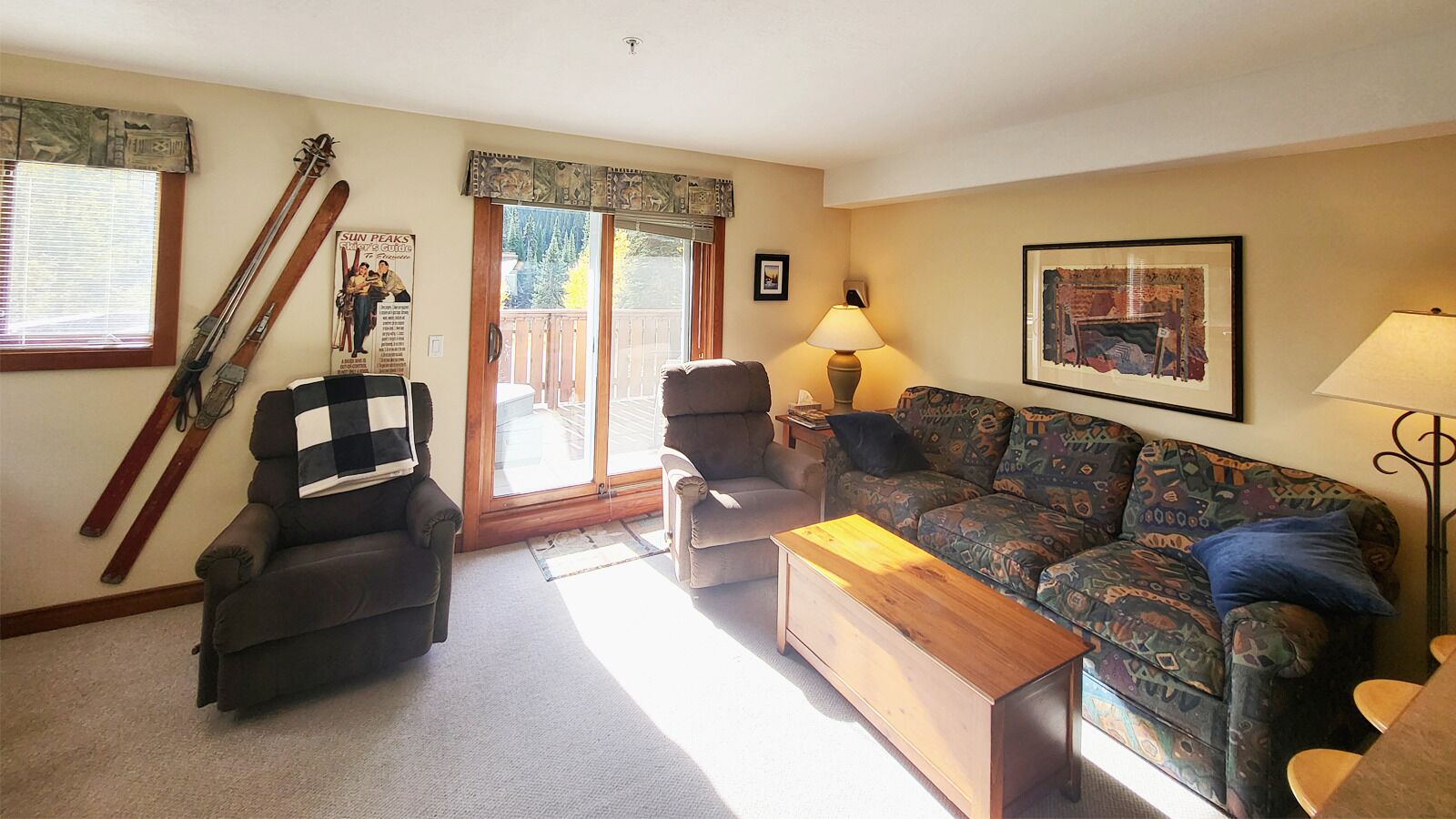 Large And Spacious 3 Bedroom + Studio Townhome Next To Village, And Ski Access With Private Hot Tub - Sun Peaks