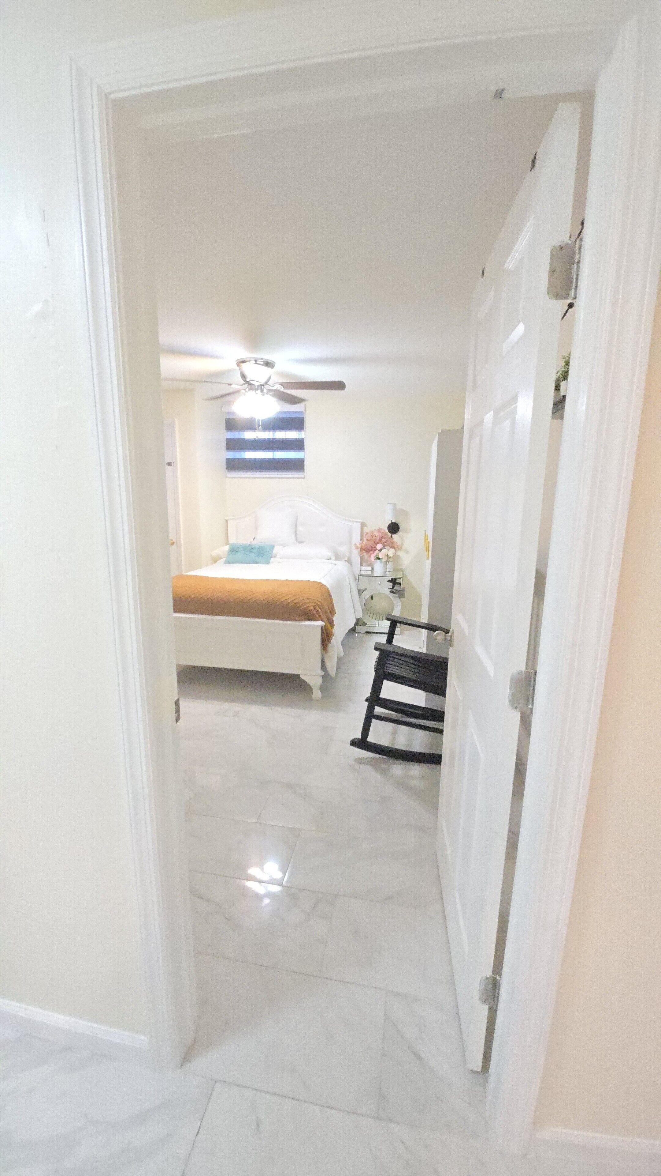 Cozy Private  1-br Basement Apt  Statenisland Close To Nyc Family & Pet Friendly - New York City