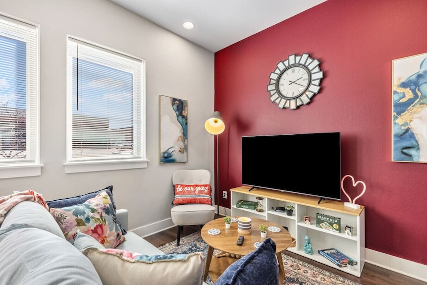 Poetic 1bd: Ground Lvl, Comfy, Stylish & Centered! - Cultural District - Fort Worth