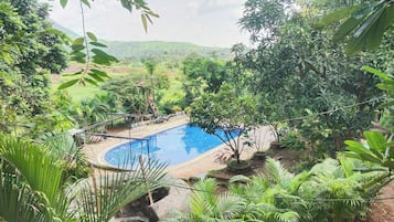 15 piscinas exteriores