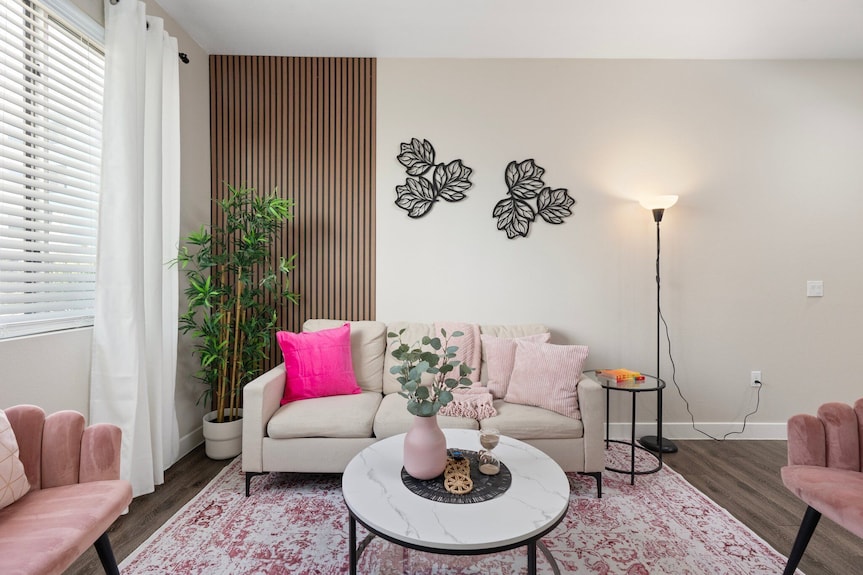 Bright & Stylish 1br Pool, Gym & Walk To Mill Ave - Tempe, AZ