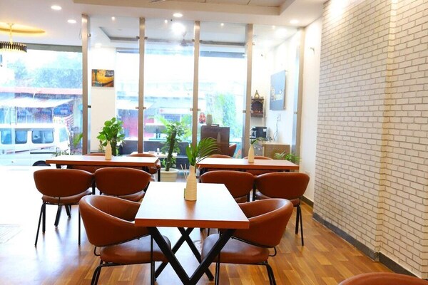 Hotel The Anvi Residency Sector 132 - Faridabad