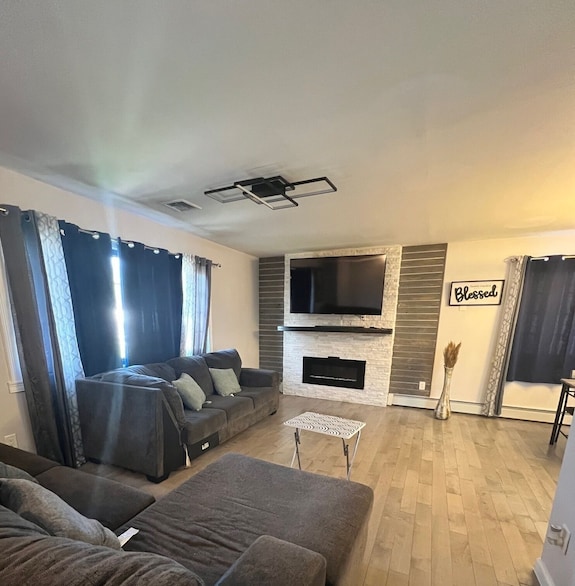 Charming 3br Home In Massapequa Quiet, Clean & Comfortable - Massapequa, NY