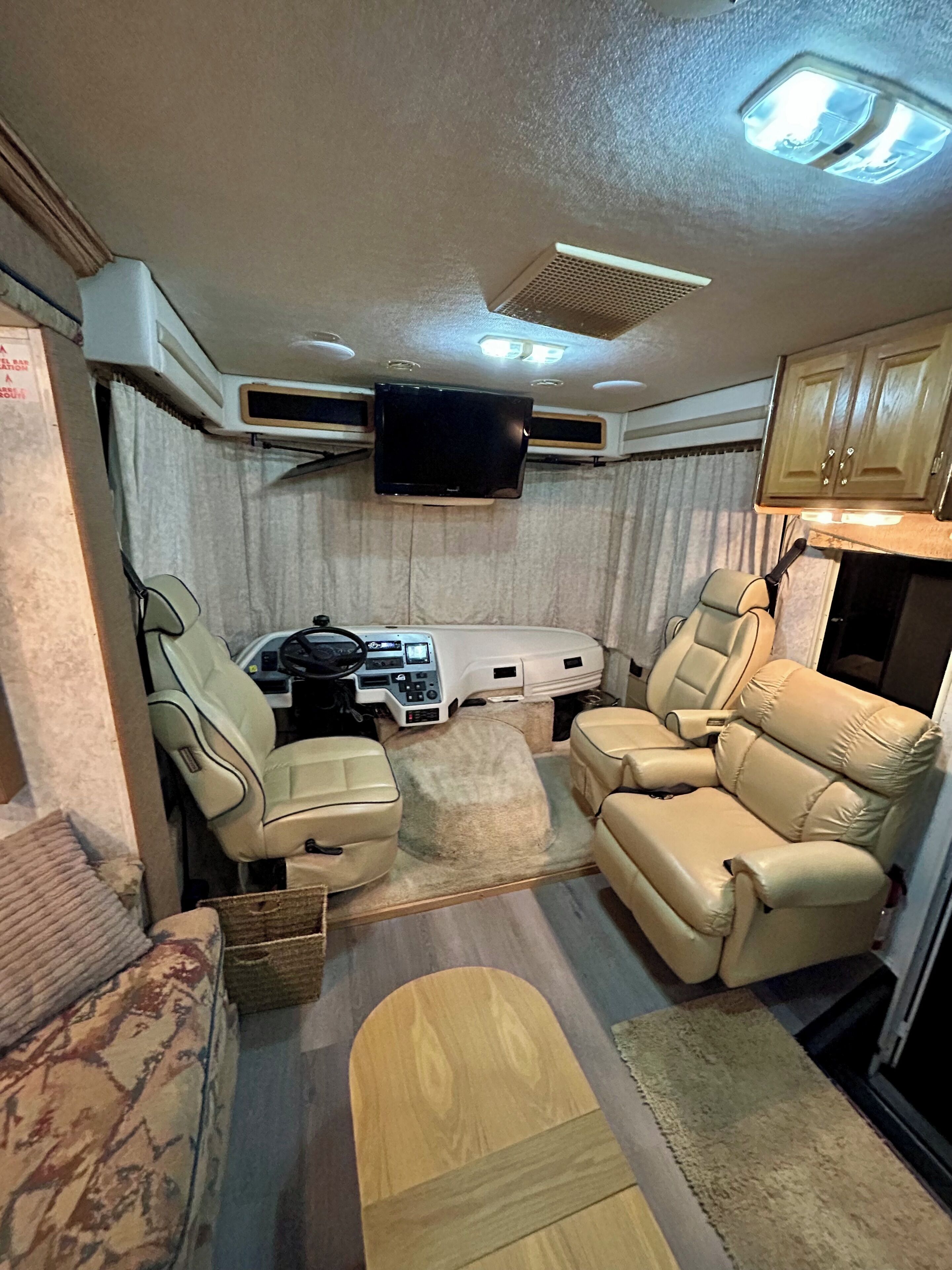 Class A Rv On Tree Streets - Colombie-Britannique