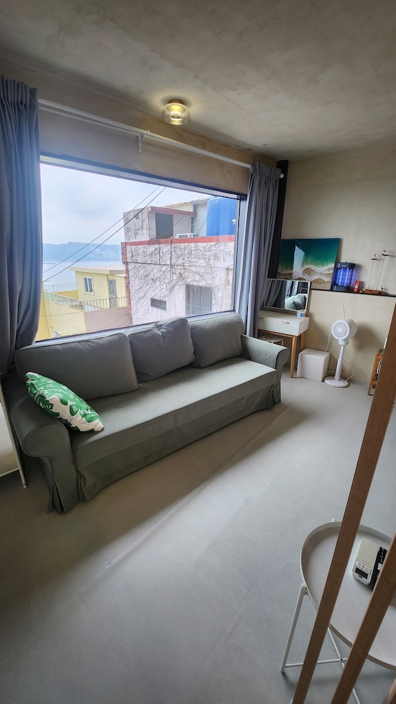 Pleasant 2-bedroom Apartment With Ac In Bustling Busan - Busan