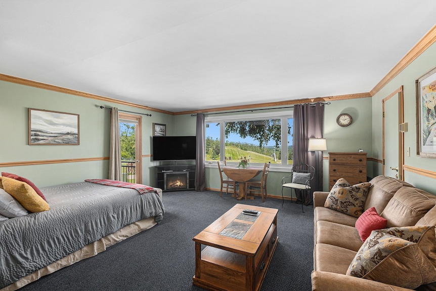 Otsego Ski And Golf Resort Condo - Michigan