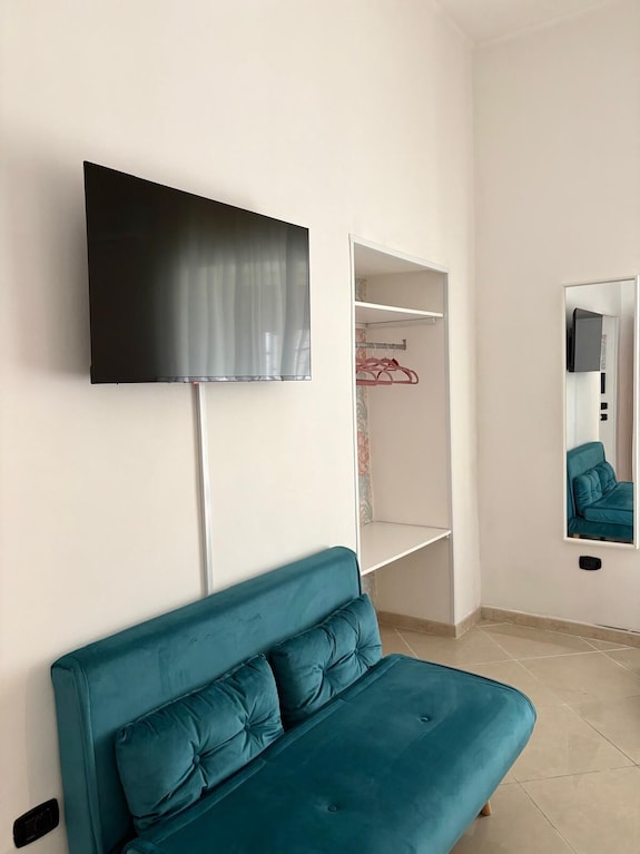 Cozy, Clean And Central. Tweety&mery House And Within Walking Distance Of The Subway. - Nápoles