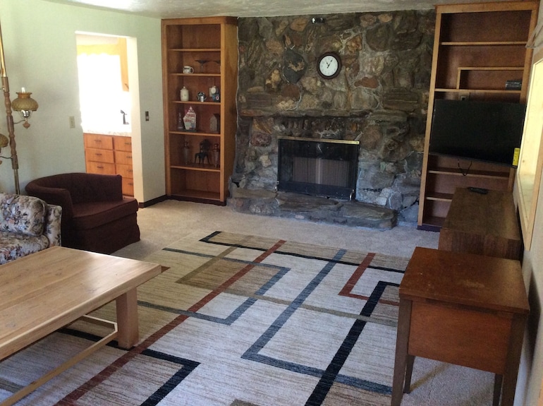 Peaceful Cabin Rental In The Wilderness Of The Idaho Panhandle - Idaho