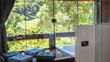 Suite Deluxe, ar condicionado, vista para a montanha | Secretária adequada para computadores portáteis, Wi-fi grátis