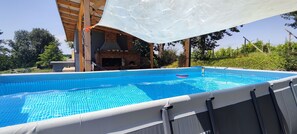 Piscina exterior sazonal 