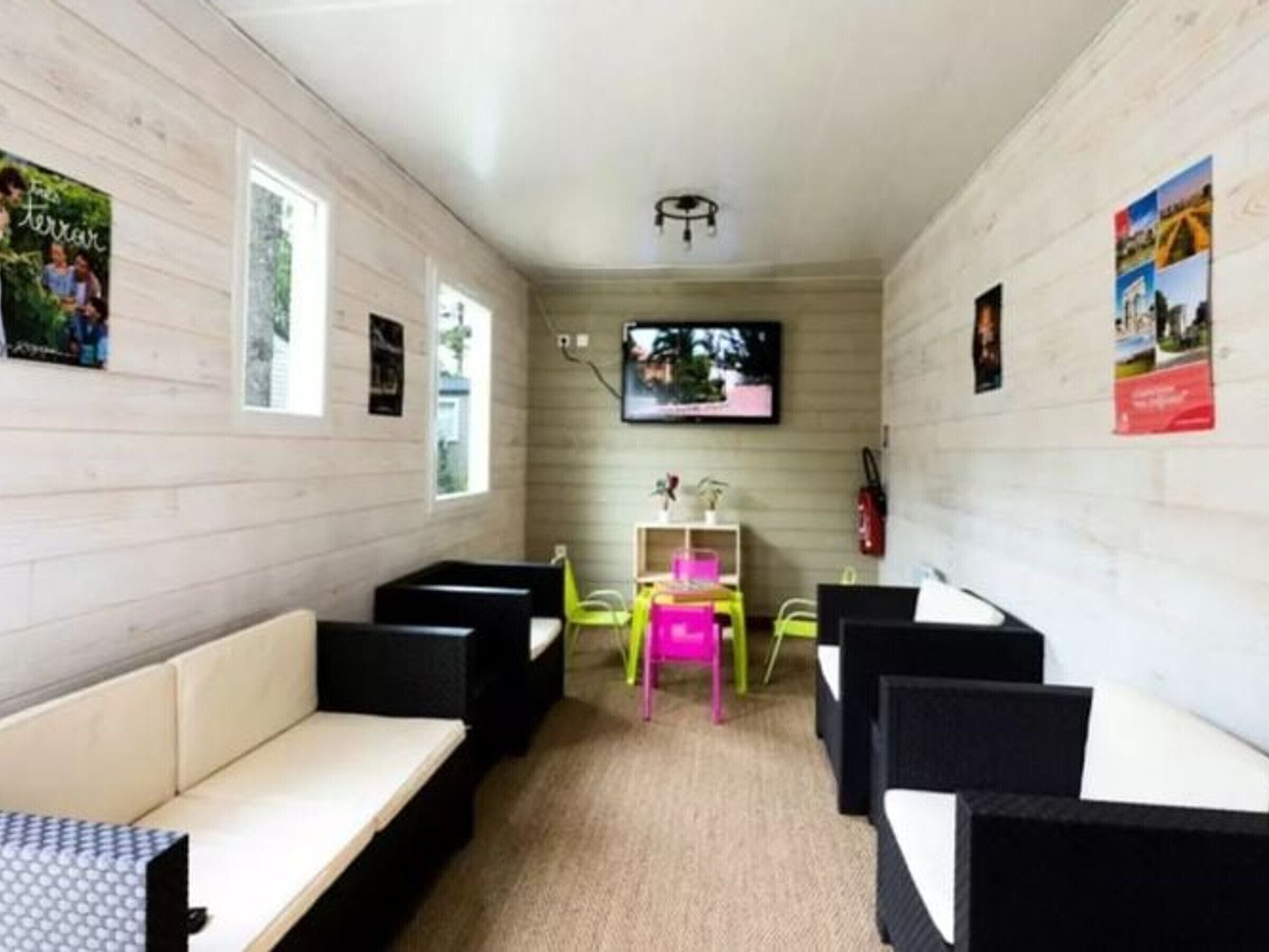 Mobil-home Cosy Avec Terrasse à Royan - Semussac