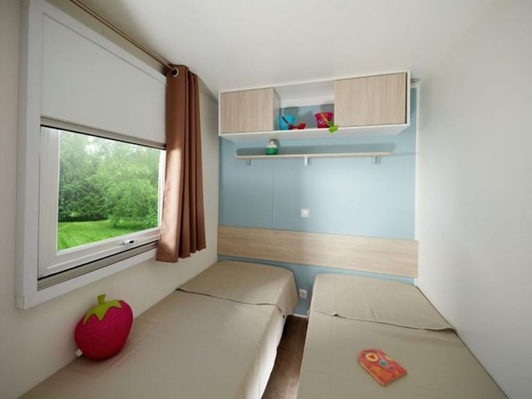 3-bedroom Mobile Home With Terrace, Sleeps 6 - Hauterives