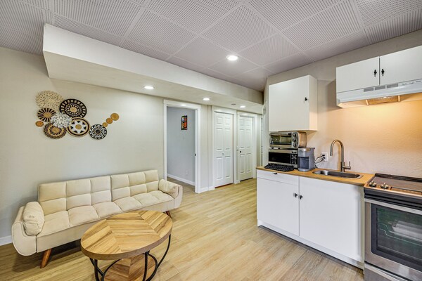 2 Mi To Des Moines Beach Park: Mod Des Moines Apt - Des Moines, WA